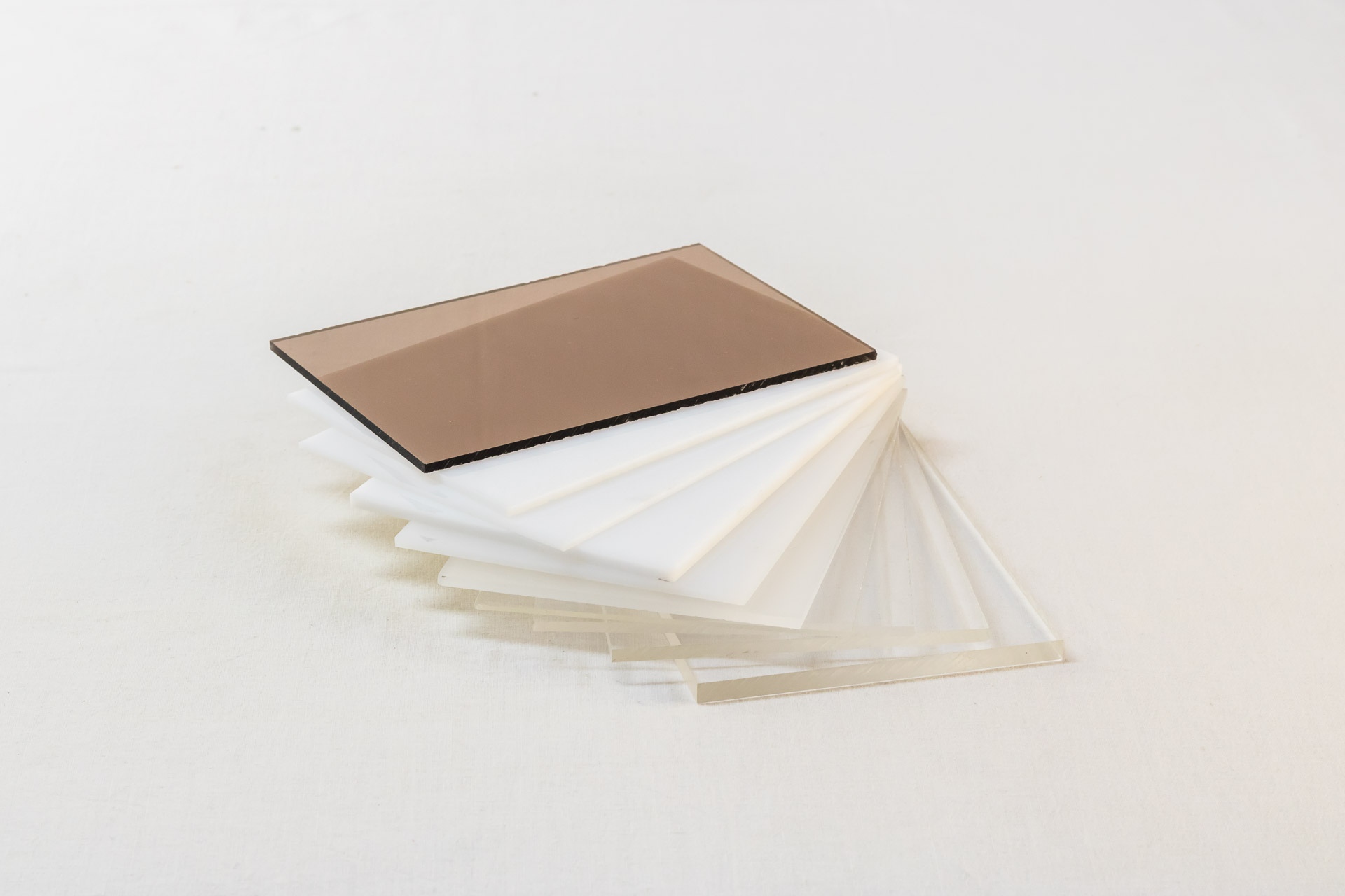 Geëxtrudeerde acrylaat platen - Timmerbedrijf van den Heuvel